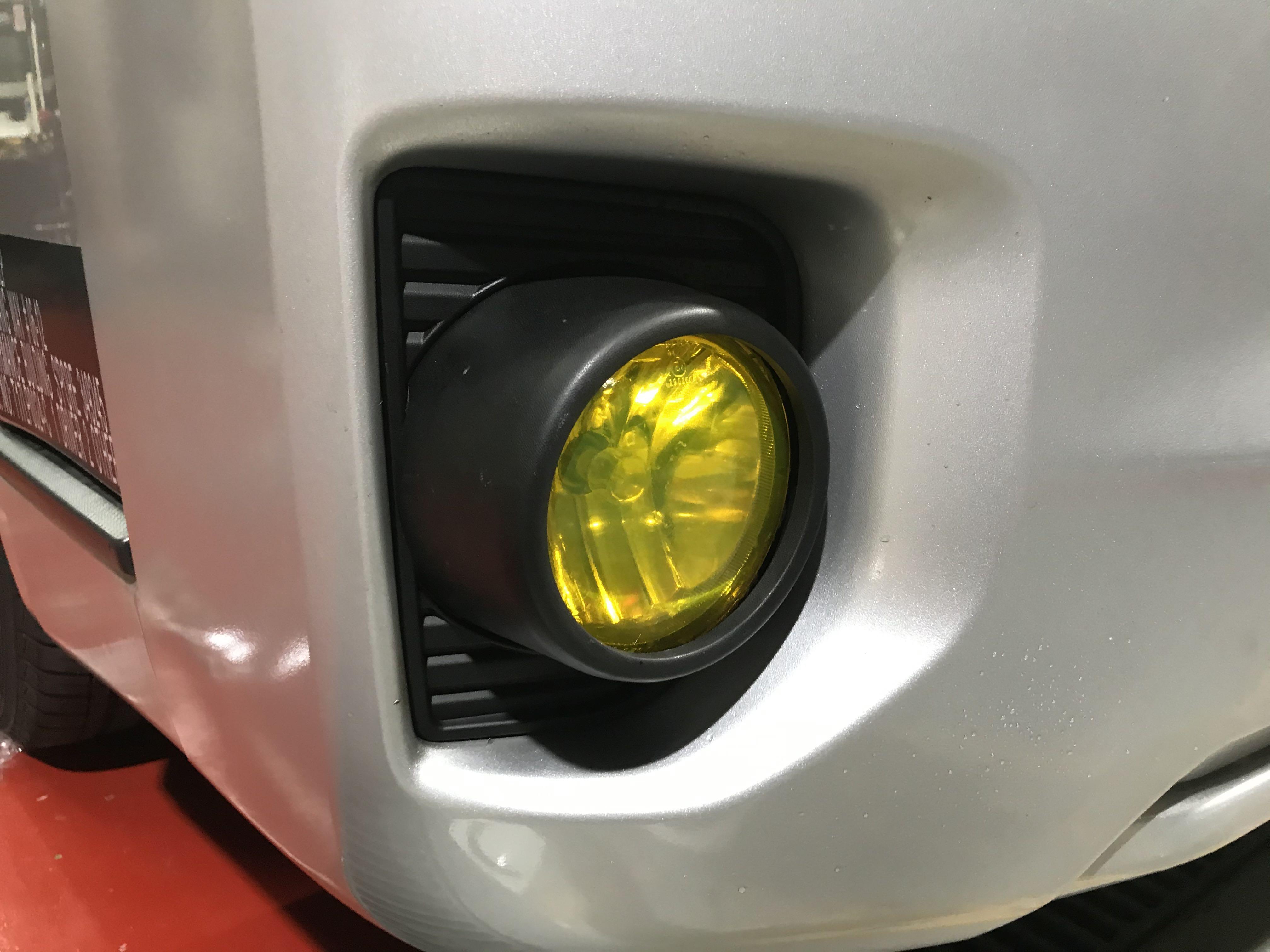 Hiace foglight jdm yellow tint, Car Accessories, Accessories on Carousell