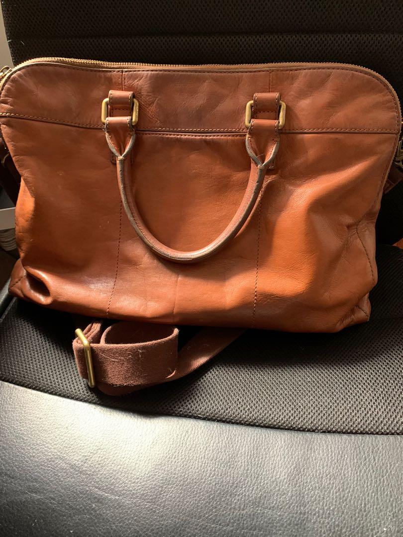 Tas kulit Original Fossil, Fesyen Wanita, Tas & Dompet di Carousell