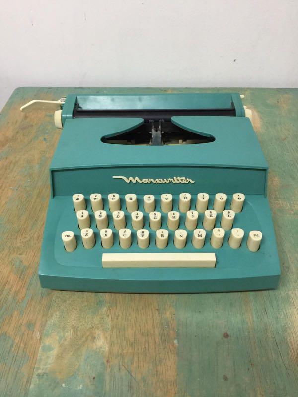 Toy typewriter, Hobbies & Toys, Memorabilia & Collectibles, Vintage ...