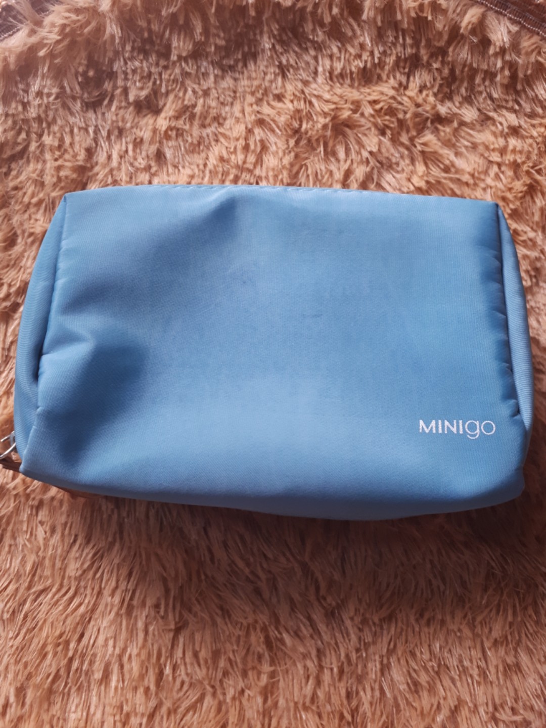 Pouch makeup miniso, Buku & Alat Tulis, Alat Tulis di Carousell