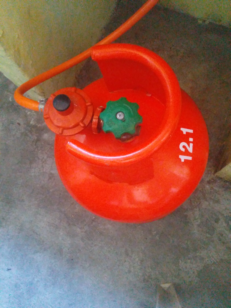 Prycegas tank with complete set (regulator and single burner), TV ...