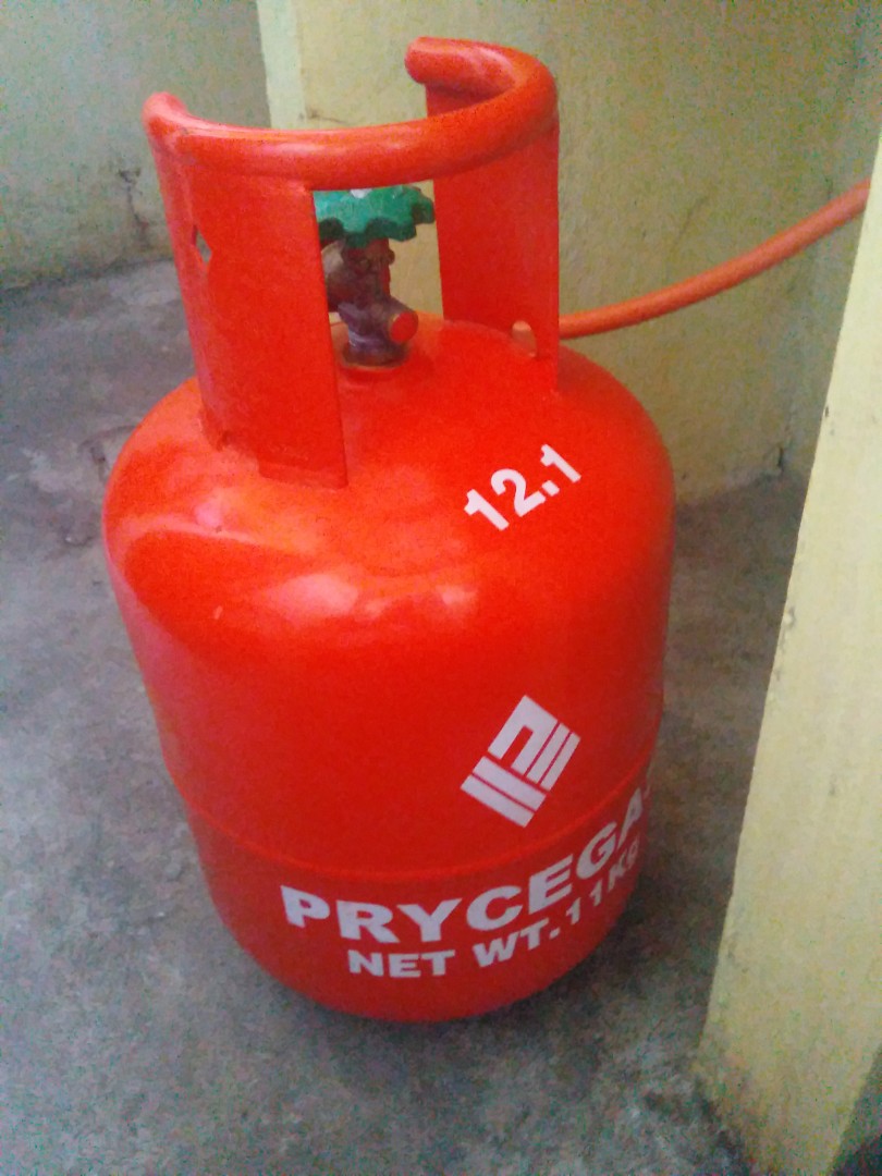 Prycegas tank with complete set (regulator and single burner), TV ...