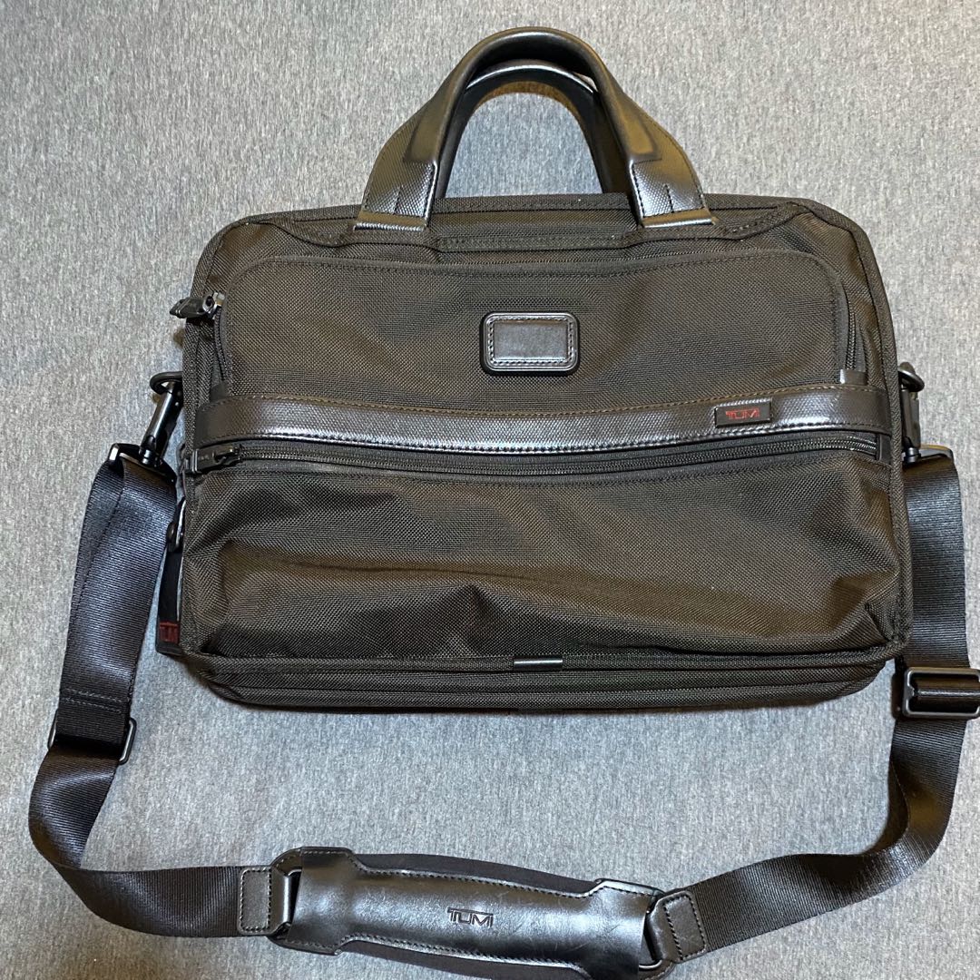 Tumi Alpha 2 Triple Compartment Brief Model 26115D2, Men's Fashion ...