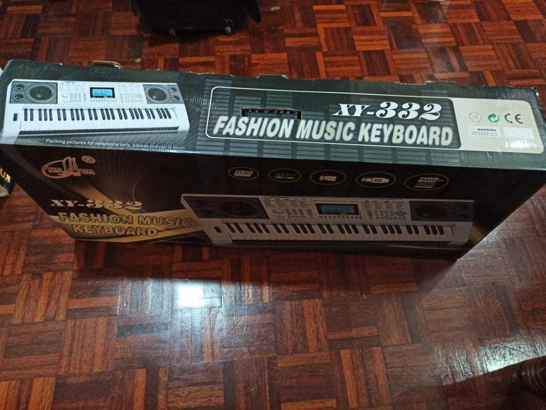 66 keys piano keyboard, Hobbies & Toys, Music & Media, Musical ...