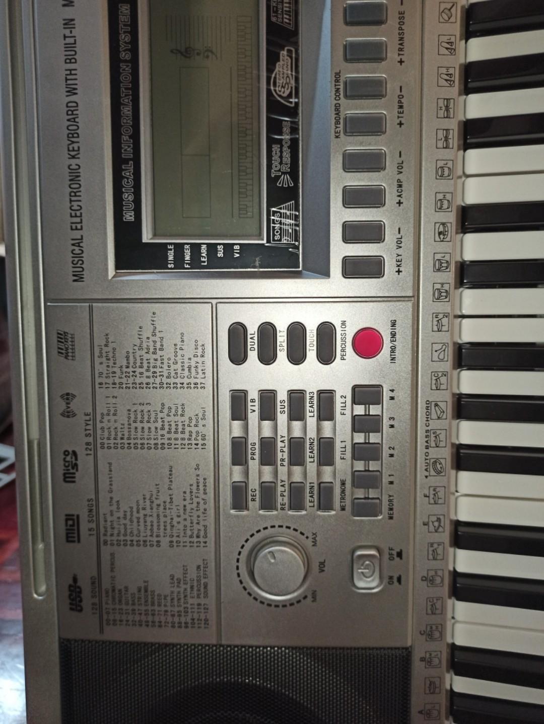 66 keys piano keyboard, Hobbies & Toys, Music & Media, Musical ...