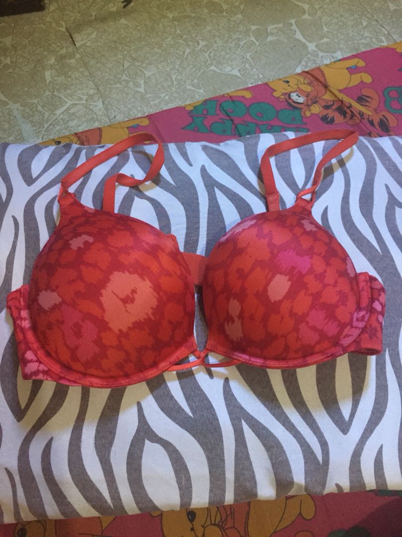 Authentic Victoria Secret Miraculous plunge padded underwire bra, Women ...