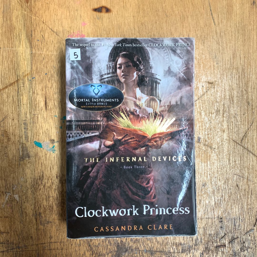 Clockwork Princess, Hobbies & Toys, Books & Magazines, Fiction & Non ...