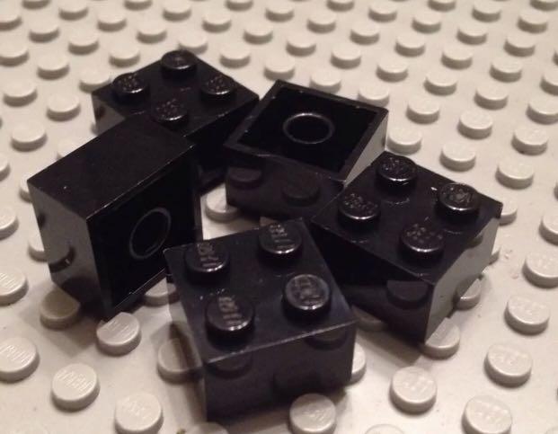 LEGO 2x2 Black Bricks, Toys & Games, Bricks & Figurines on Carousell