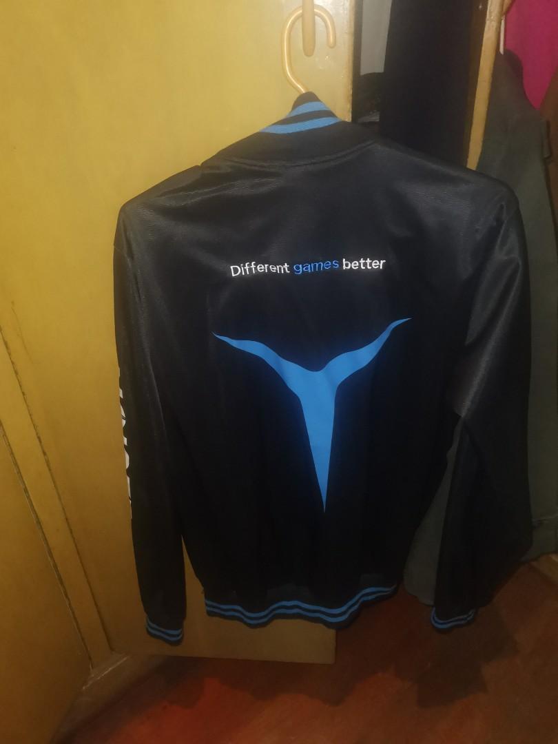 Lenovo Legion Jacket, Men's Fashion, Activewear on Carousell