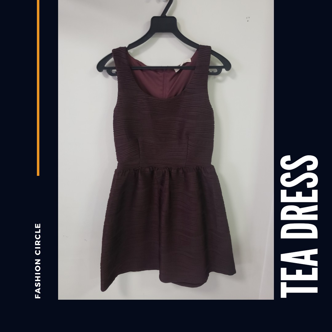 Maroon Jacquard Pouf Dress, Women's Fashion, Muslimah Fashion, Dresses ...