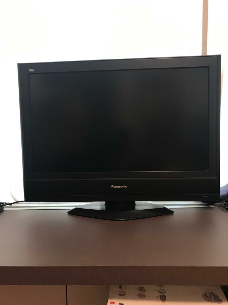 Panasonic 32 inch LCD TX-32LE7M Tv, TV & Home Appliances, TV ...