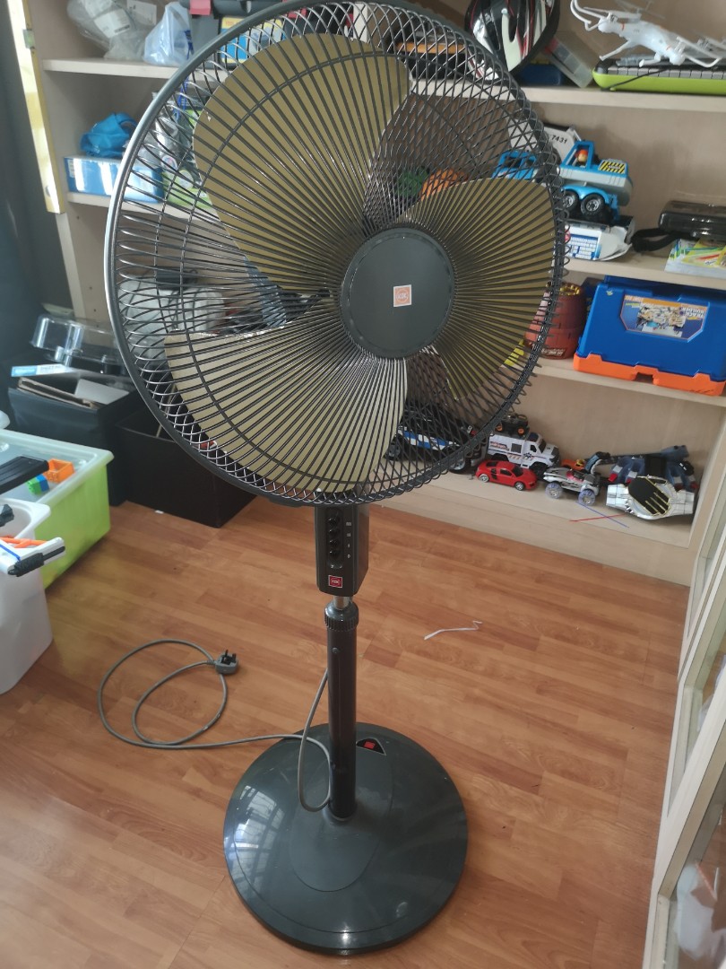 USED P40US KDK, Furniture & Home Living, Lighting & Fans, Fans on Carousell