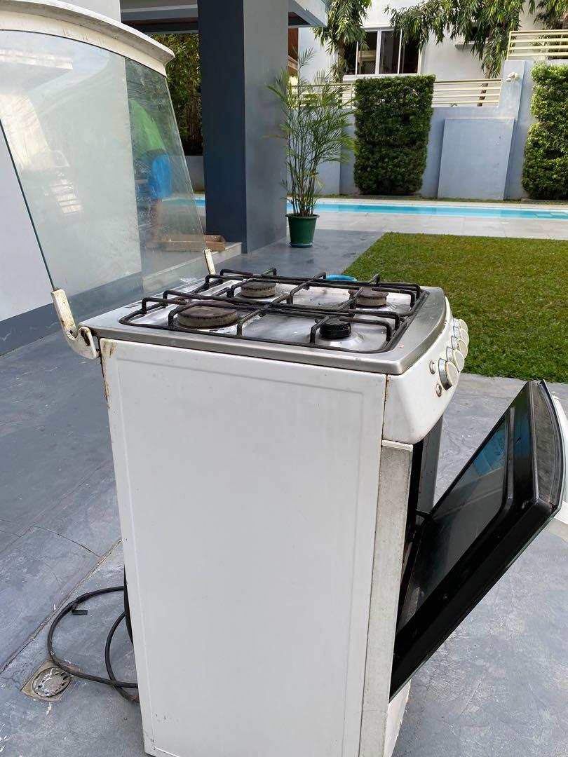 Midea 4 Burner Gas stove, TV & Home Appliances, Kitchen Appliances, Hobs & Hoods on Carousell