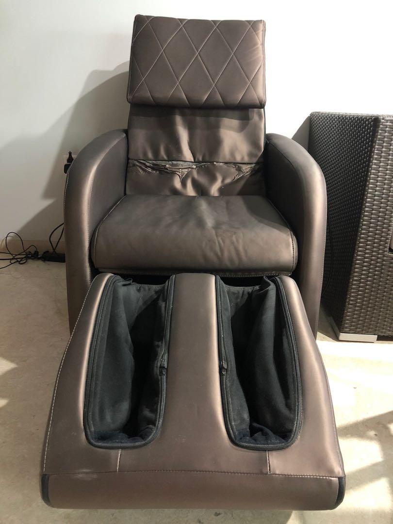OSIM massage chair (uAngel OS-825), Health & Nutrition, Massage Devices ...
