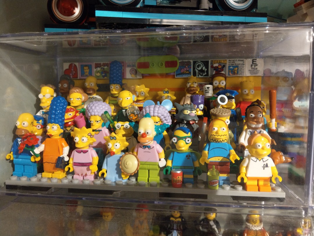 Simson minifigure series 1,2 連display box 賣, 興趣及遊戲, 玩具 & 遊戲類 - Carousell