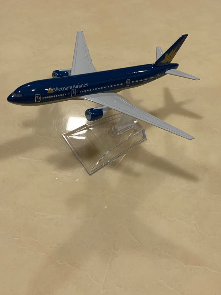 Vietnam Airlines Boeing B-777 commercial airplane / aircraft ...