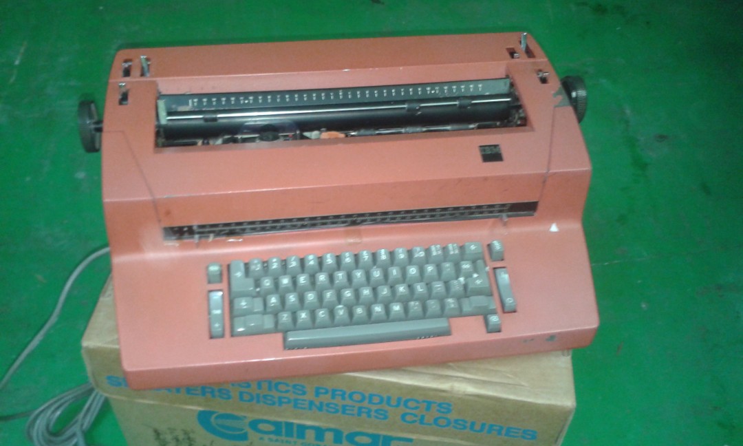 Vintage IBM Electric Typewriter, Hobbies & Toys, Memorabilia ...