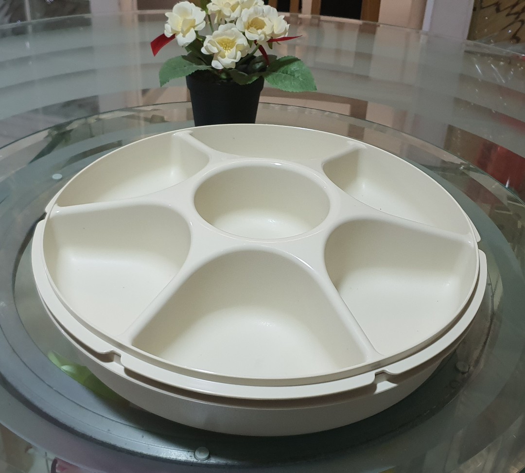 Tupperware Container with compartment- Steamboat, Home Appliances ...