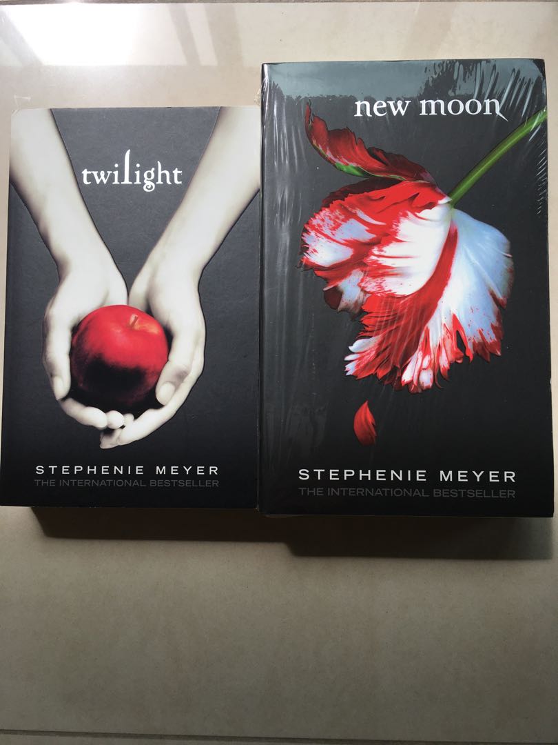 Twilight series FULL SET, Hobbies & Toys, Books & Magazines, Children's ...