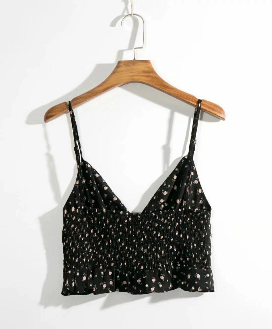 [NEW] Strectchable Low- Cut Crop Top, Women's Fashion, Tops, Sleeveless ...