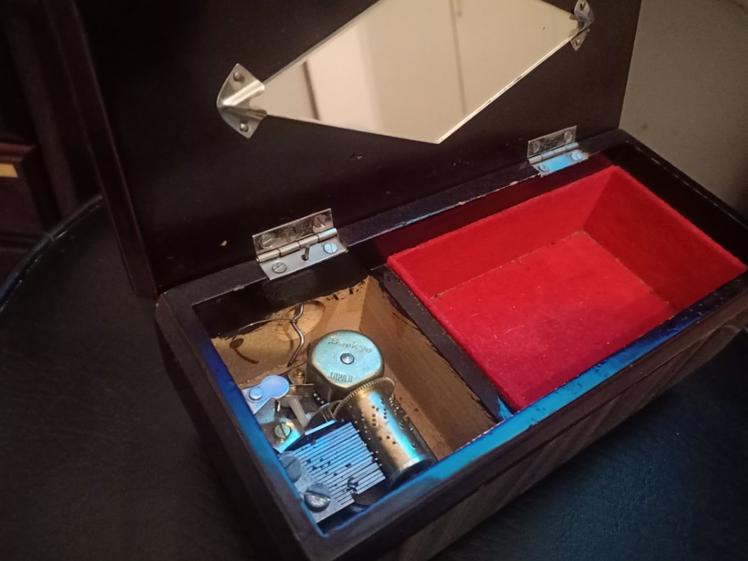 Vintage sankyo japan musical box, Hobbies & Toys, Memorabilia ...