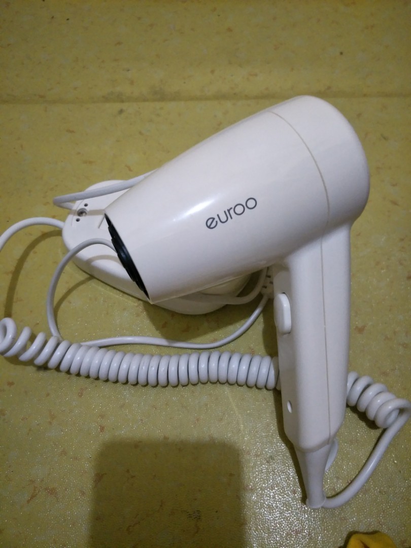 Euroo hair blower/ hair dryer, Beauty & Personal Care, Hair on Carousell