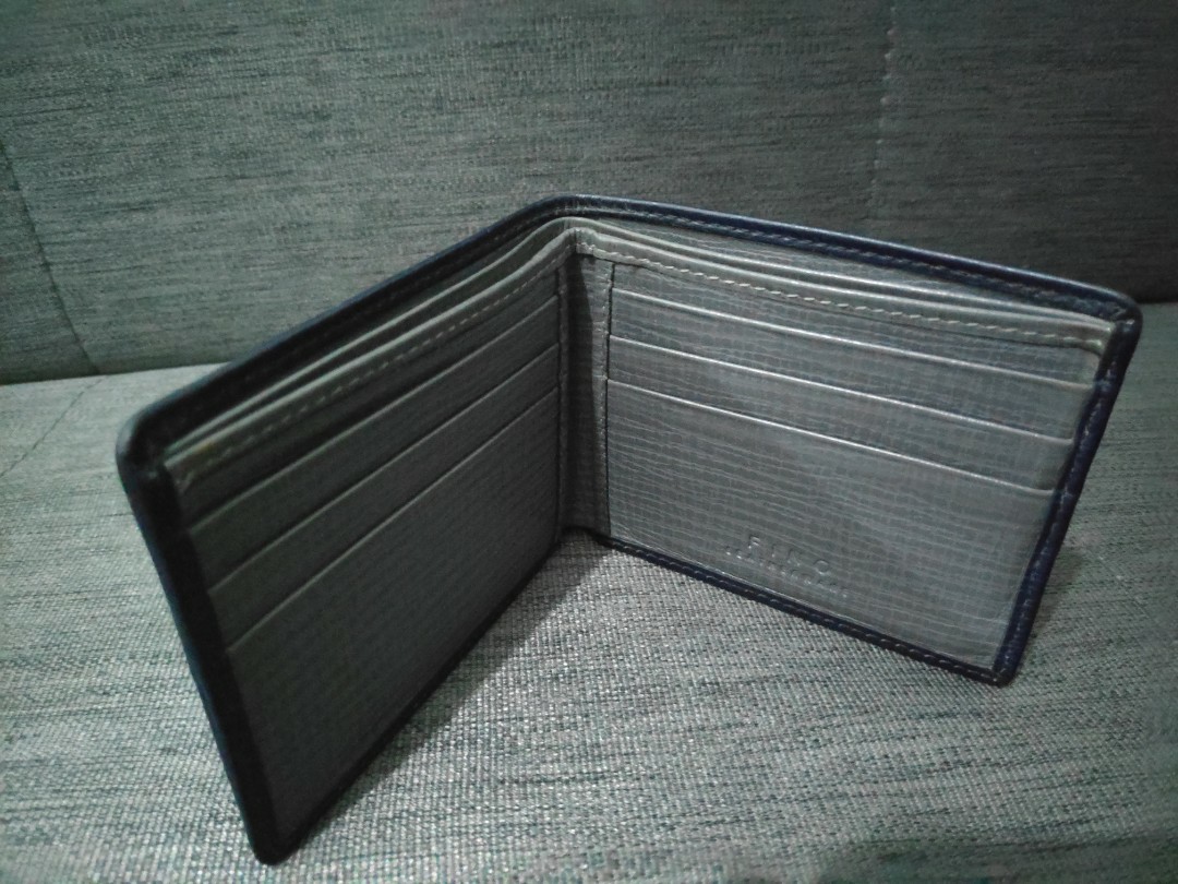 Fino Leatherware - Bifold wallet, Men's Fashion, Watches & Accessories ...