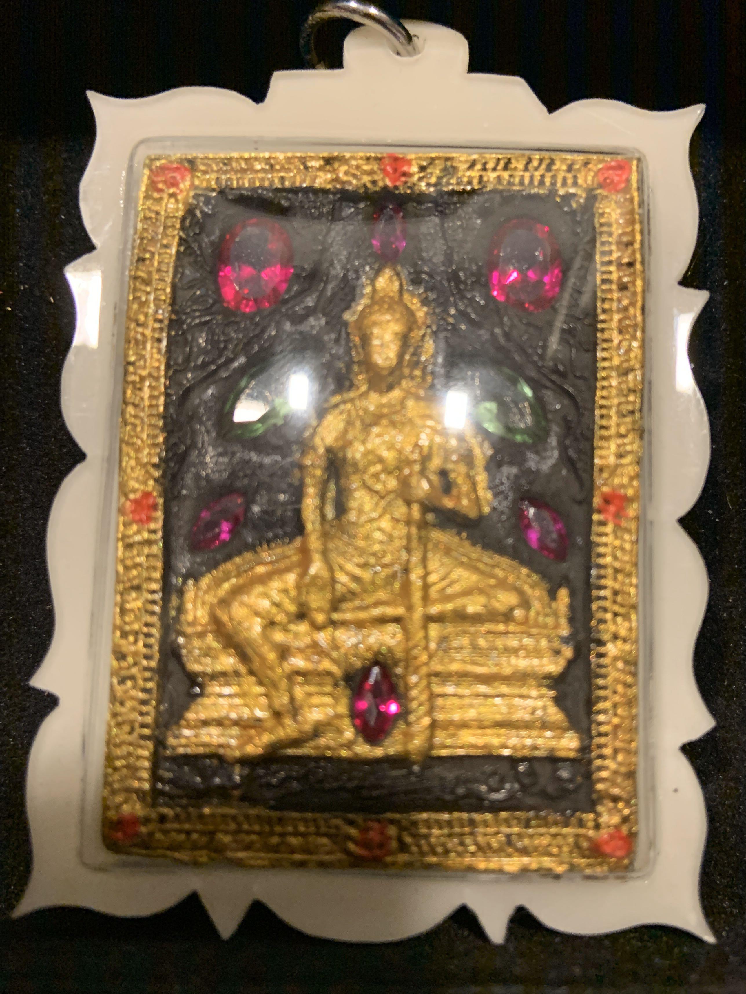 Kruba Krissana Thao Kuwen back with Lek Lai LP Tuad and beautiful Gems ...