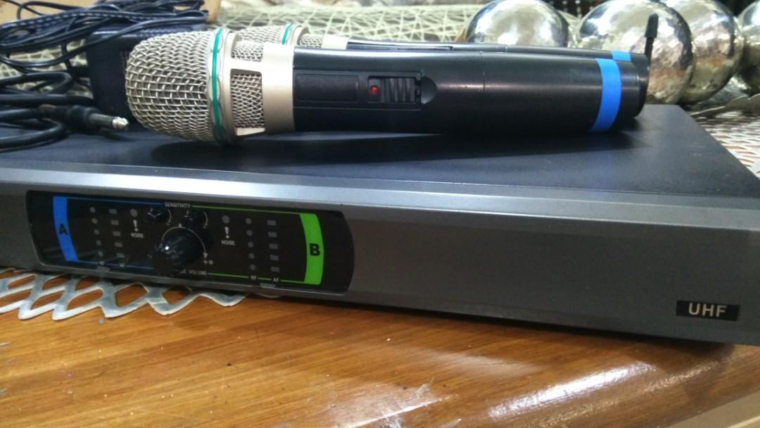 MIPRO MR 823 Wireless microphone UHF, Hobbies & Toys, Music & Media, Musical Instruments on ...