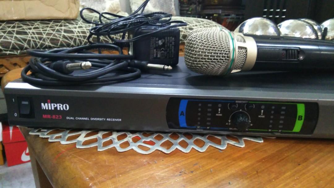MIPRO MR 823 Wireless microphone UHF, Hobbies & Toys, Music & Media, Musical Instruments on ...