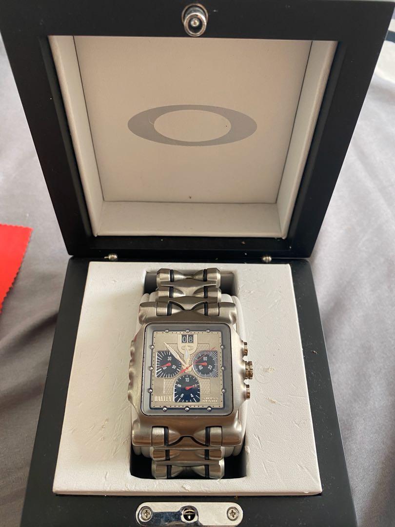 Oakley watch, Men's Fashion, Watches & Accessories, Watches on Carousell