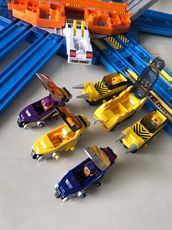 Takara Tomy toy trains - Hyper Guardian Turntable Guard Station ...