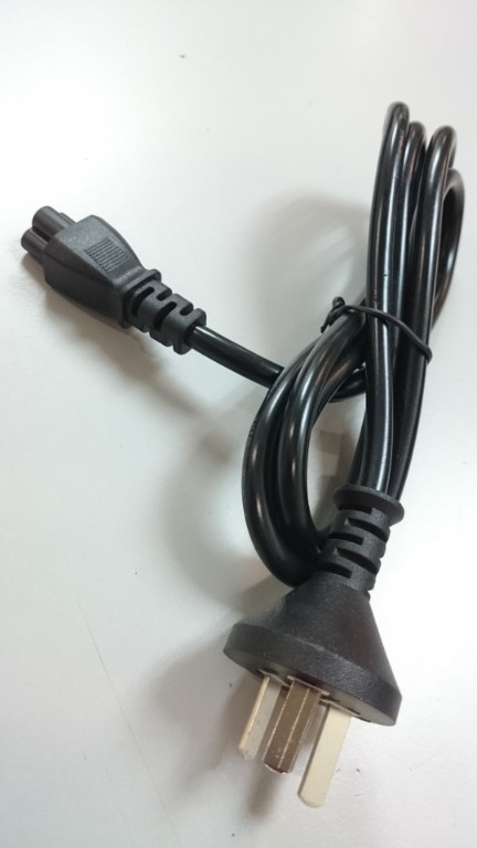 Comsol Male 3 Pin Plug to Female IEC-C5 Plug, Computers & Tech, Parts ...