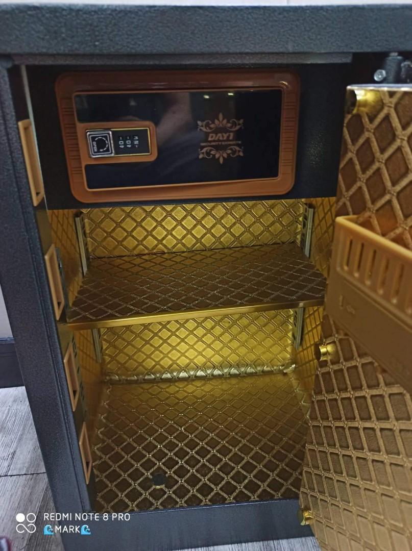 Day 1 Safety Vault USED, Furniture & Home Living, Home Improvement ...