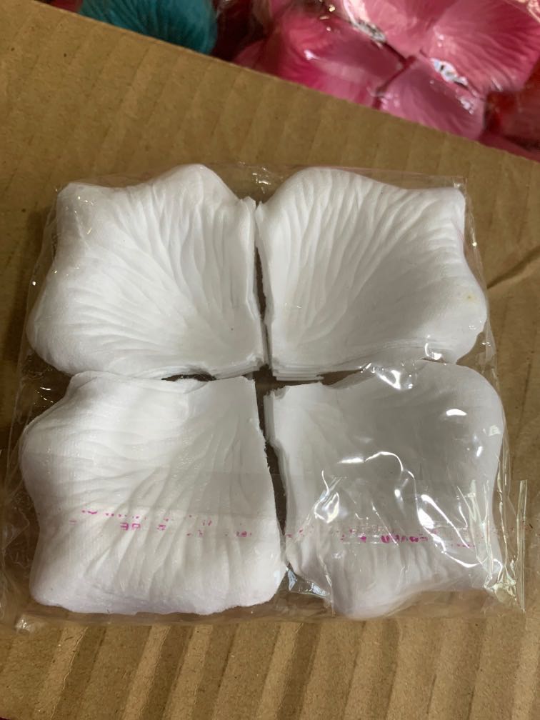Fake petals - white, Everything Else on Carousell