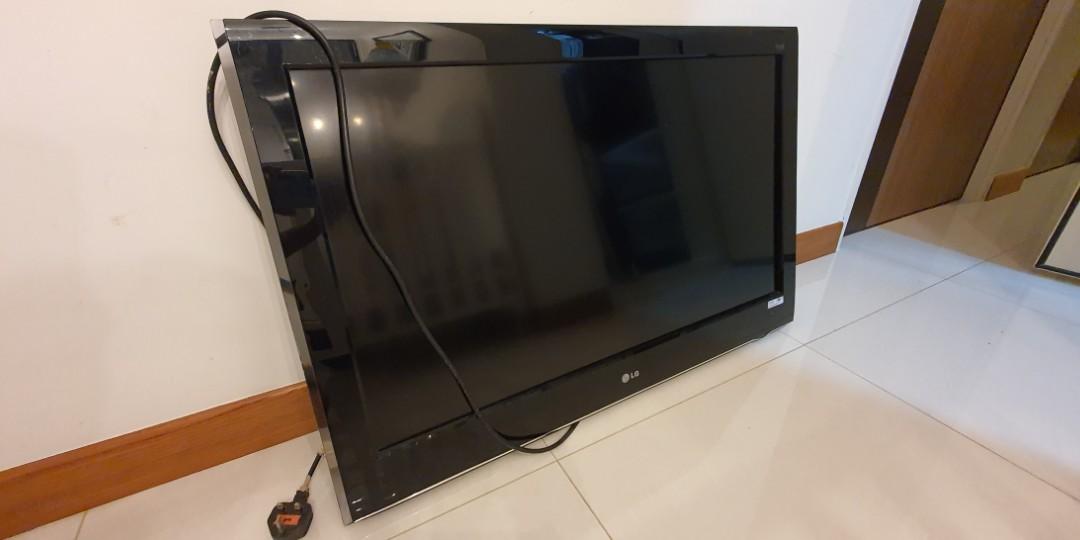 LG LCD TV 37INCH, TV & Home Appliances, TV & Entertainment, TV on Carousell