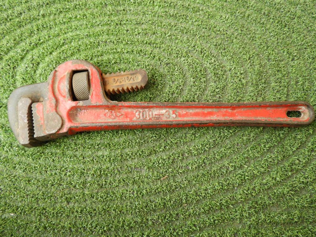 (FREE @ 1200) Pipe Wrench 12" Liyabe Tubo, Commercial & Industrial ...