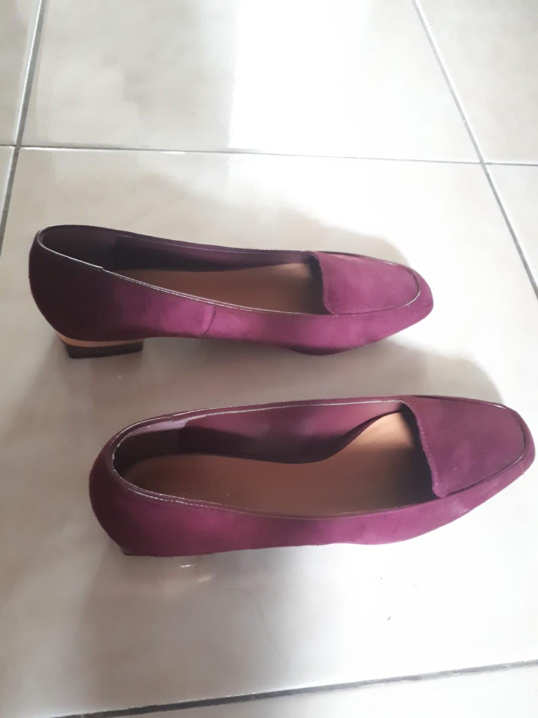 sepatu maroon urban & co, Fesyen Wanita, Sepatu di Carousell