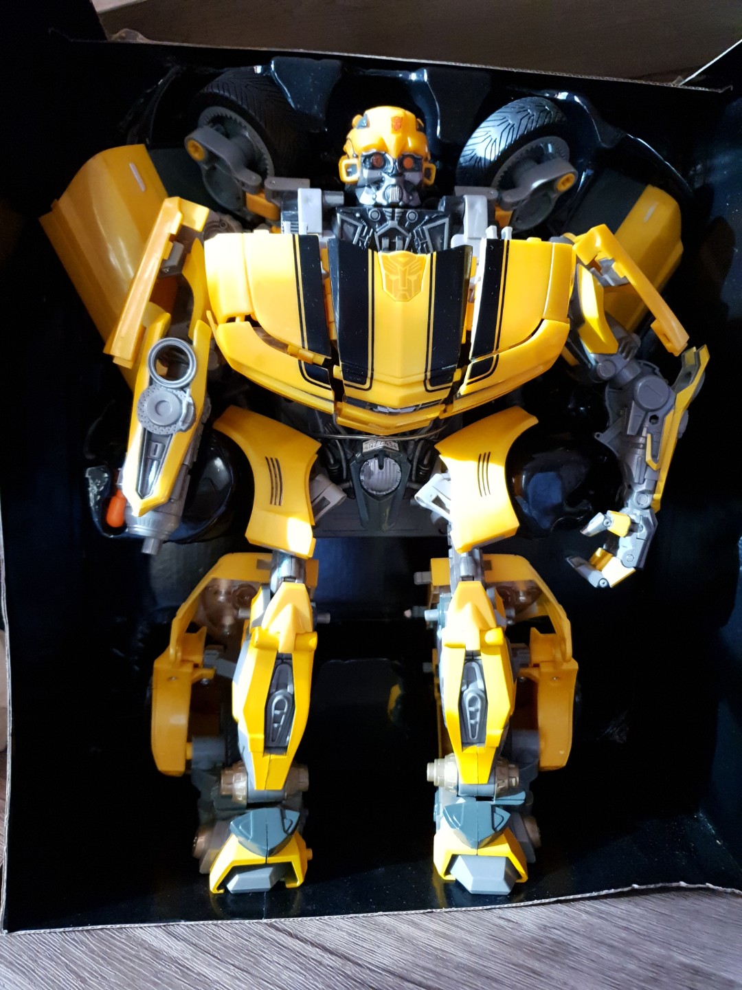 Ultimate Bumblebee (2007)—reactive animatronics., Hobbies & Toys, Toys ...