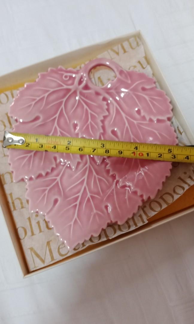 Vintage maple leaf shaped porcelain plate, Women's Fashion, Jewelry ...