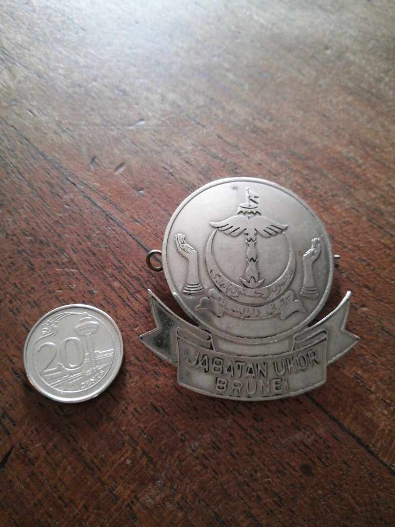 Vintage Metal Brunei Survey Department Cap Badge, Hobbies & Toys ...