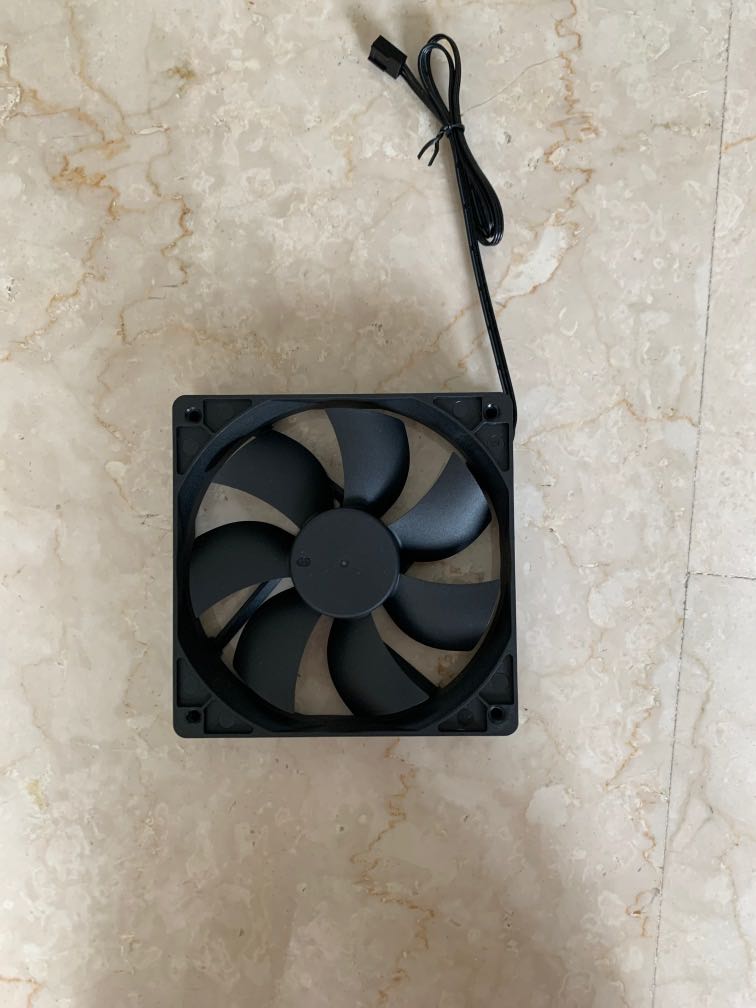 Corsair 3 Pin Case Fan, Computers & Tech, Parts & Accessories ...