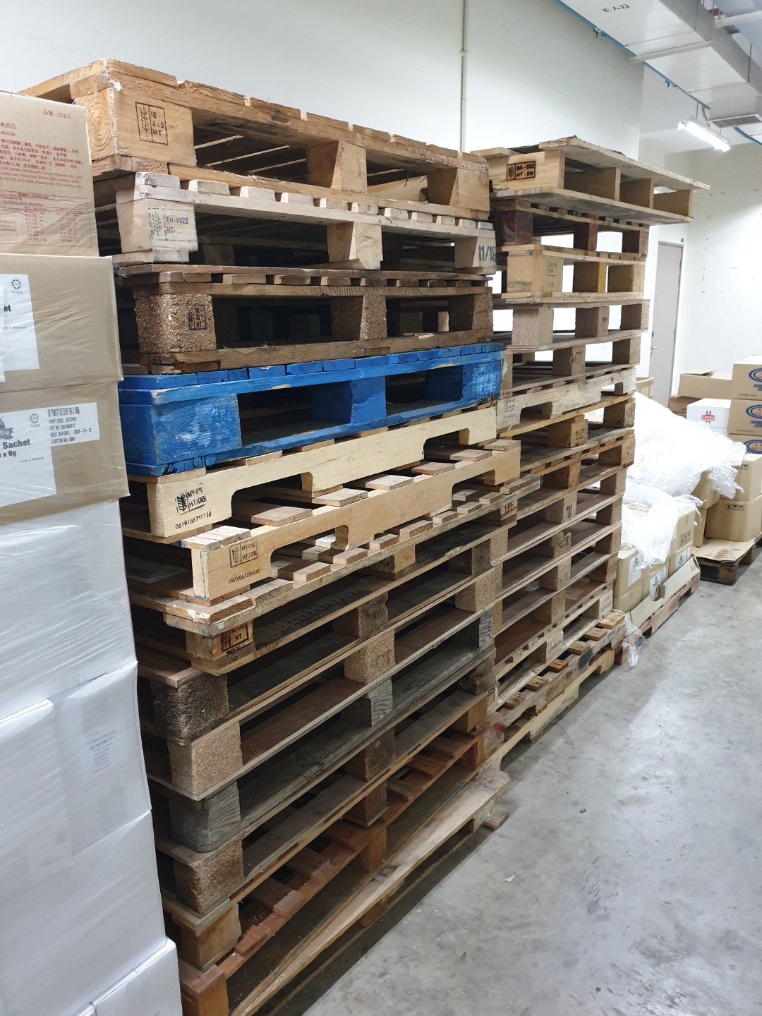 Free good condition pallets for self collection @ ubi, Everything Else ...