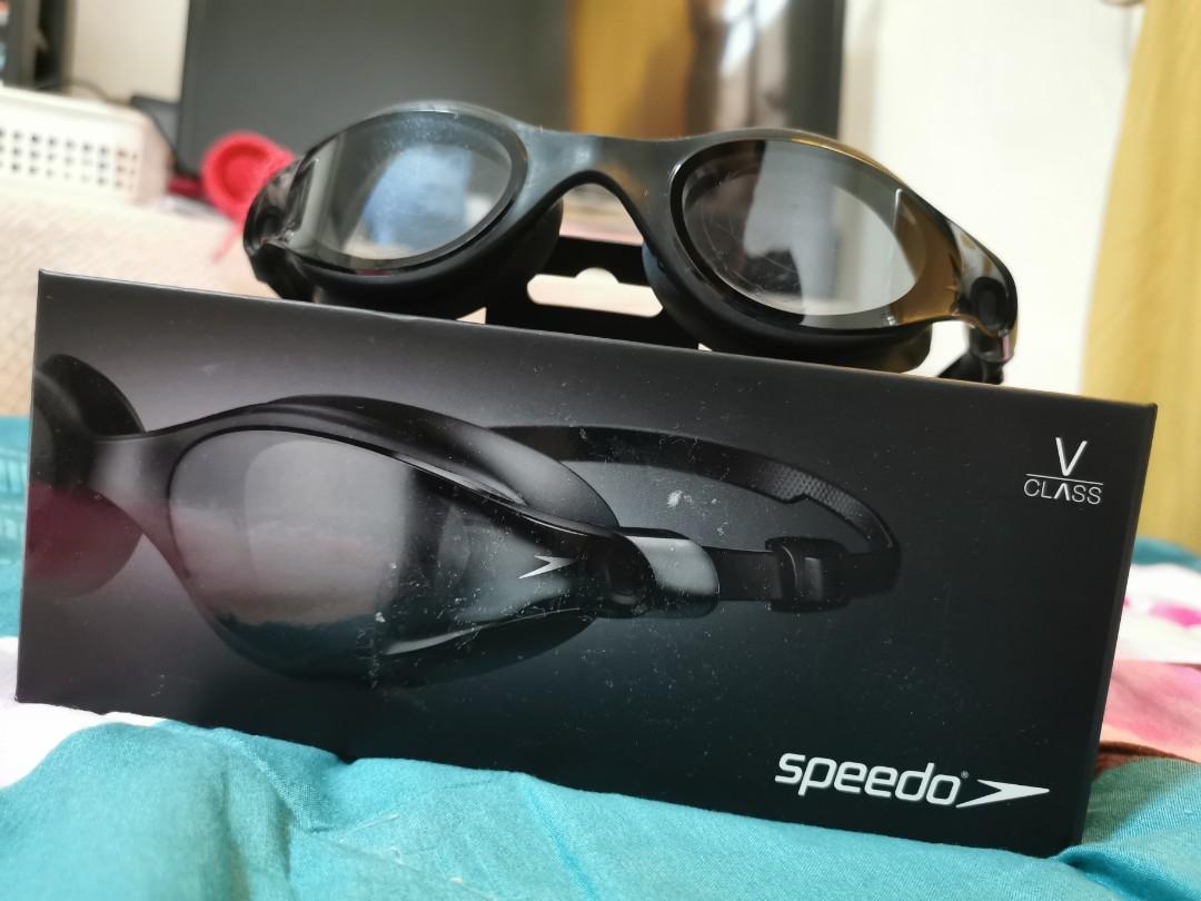 Speedo Vue (V CLASS) - Clearing Sale, Men's Fashion, Activewear on ...