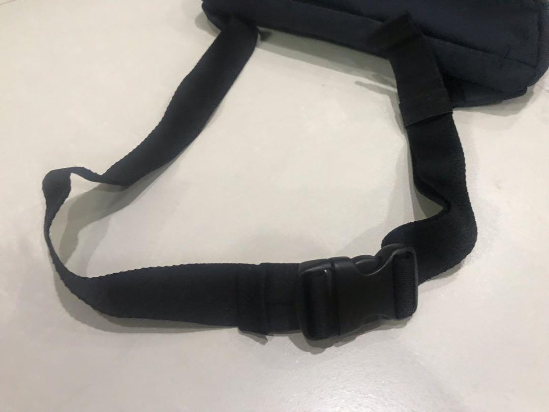 Uniqlo Single Strap Backpack/ Fanny Pack, Men's Fashion, Bags ...