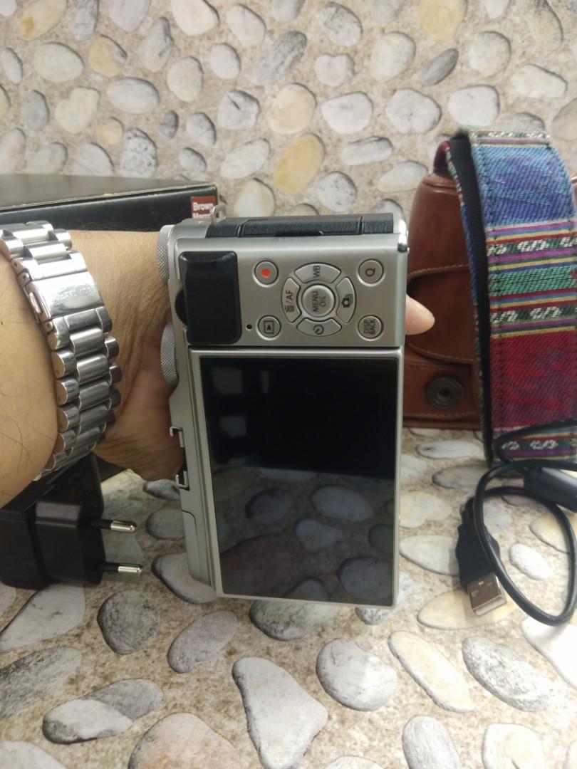 FUJIFILM XA-3 VLOGGING MIRRORLESS CAMERA, Photography, Cameras on Carousell