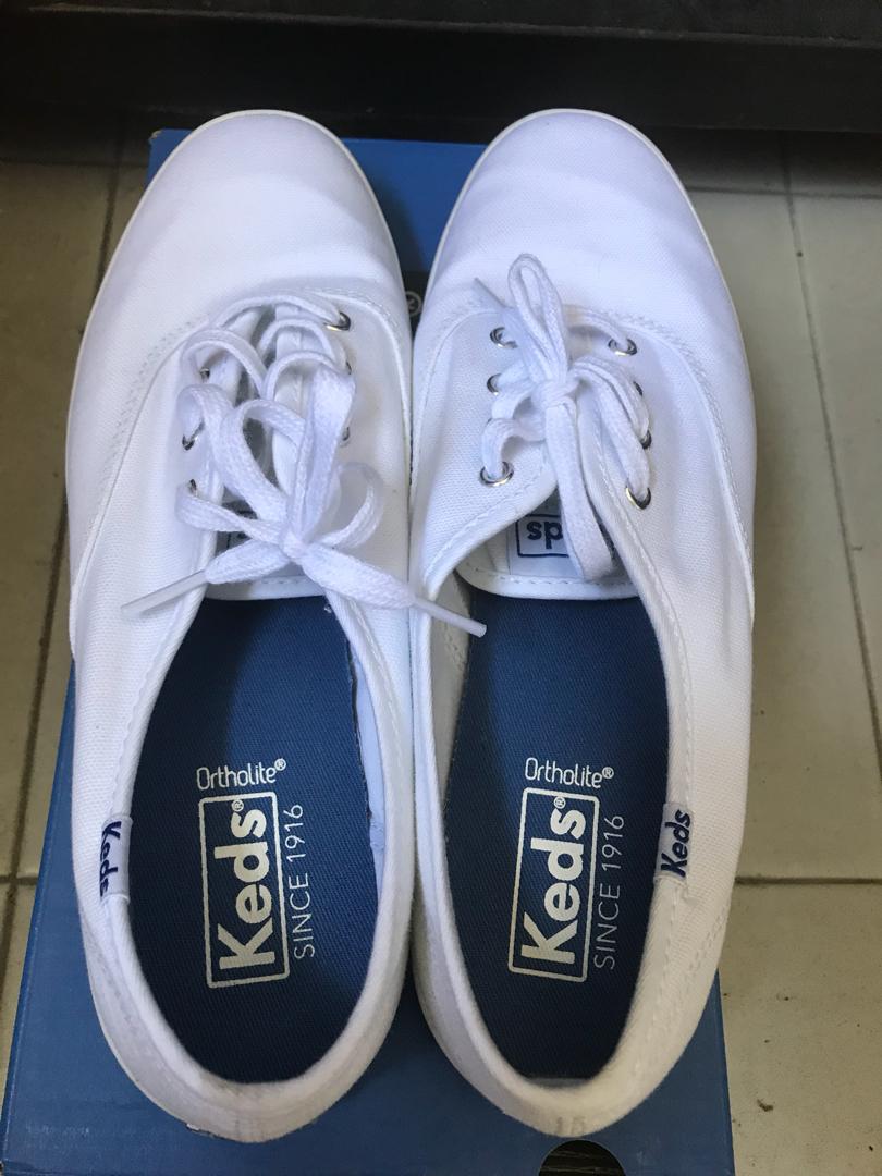 Keds white sneakers, Women's Fashion, Footwear, Sneakers on Carousell
