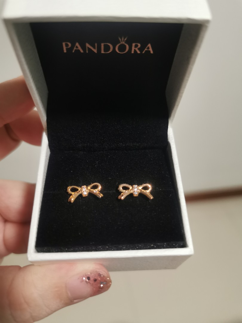 Pandora and Gold Hermes, Women's Fashion, Jewelry & Organisers ...