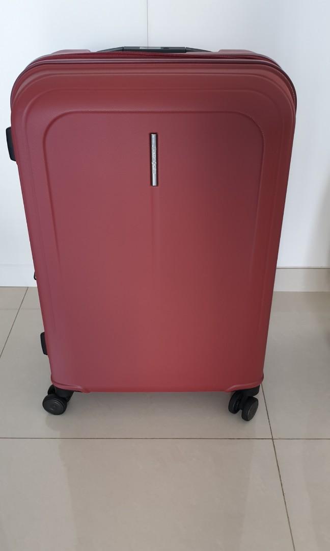 Samsonite T5 68cm Spinner with built-in scale, Hobbies & Toys, Travel ...