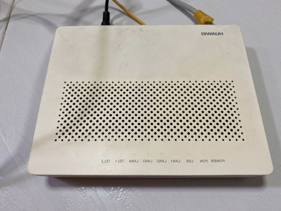 Huawei Echolife HG8240H GPON Terminal, Computers & Tech, Parts ...